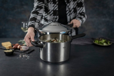 Kuhn Rikon Duromatic Inox Pressure Cooker with Long Handle, 20cm/3.5L