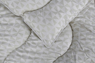 Lancashire Textiles Copper Infused 1.5 Tog Lightweight 300 Thread Count ...