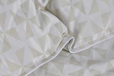 Lancashire Textiles Copper Infused 1.5 Tog Lightweight 300 Thread Count ...