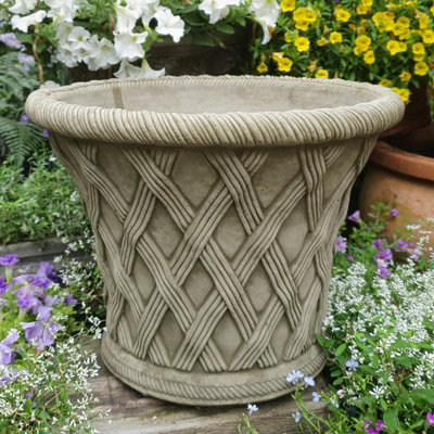 Large 'Elizabethan' Woven Wicker Design Garden Pot