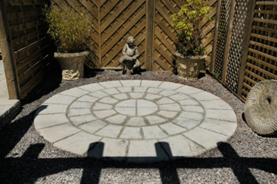Large Patio Circle Kit 'The Gawsworth' Weathered Moss 2.56m Diameter