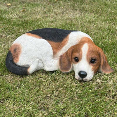 Large realistic laying Beagle Dog figurine home or garden decoration ...
