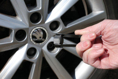 Laser Tools 8574 Wheel Nut Cap Removal Tool for VW Group