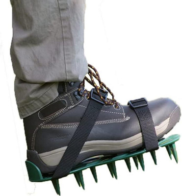 Lawn Aerator Shoes - Garden spike shoes for grass and lawn aeration ...