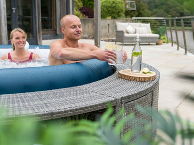 Lay-Z-Spa Rattan Hot Tub Surround Storage and Steps for Spa Set-Up ...