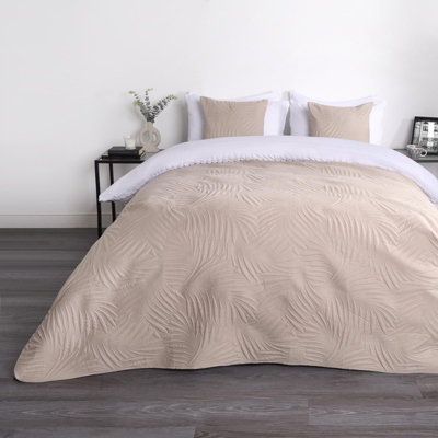 Leaf Pinsonic Throw Over Bed Blanket Quilted Bedspread | DIY at B&Q