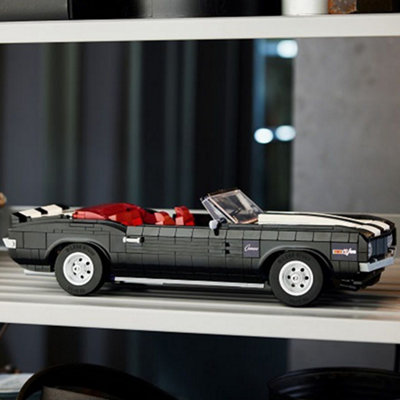 LEGO Chevrolet Camaro Z28 10304