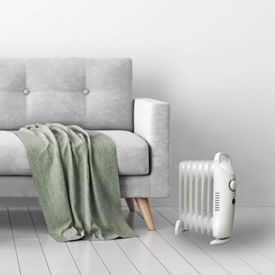 Leisurewize Low Wattage 700W Oil Filled Radiator Energy-Efficient ...