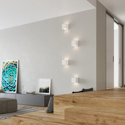 Leo Ceramic & Glass White 1 Light Classic Wall Light