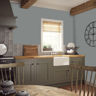 Leyland Trade Hardwearing Matt Emulsion Paint Dusty Grey (RAL 7037) 5L