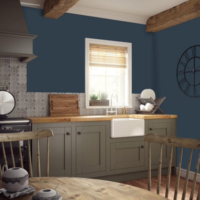 Leyland Trade Hardwearing Matt Emulsion Paint Steel Blue (RAL 5011) 2.5L