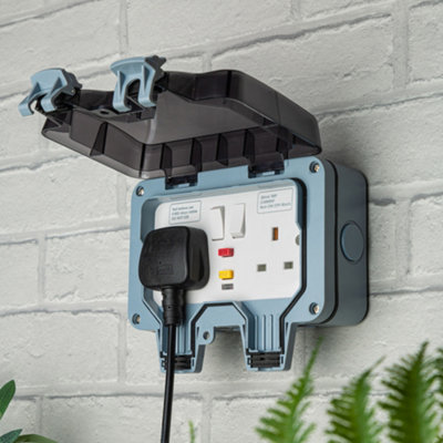 Litecraft IP66 Grey Outdoor Twin Plug Socket Box with RCD Switch | DIY ...