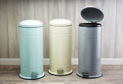 Living Nostalgia Antique Cream 30L Retro Pedal Bin