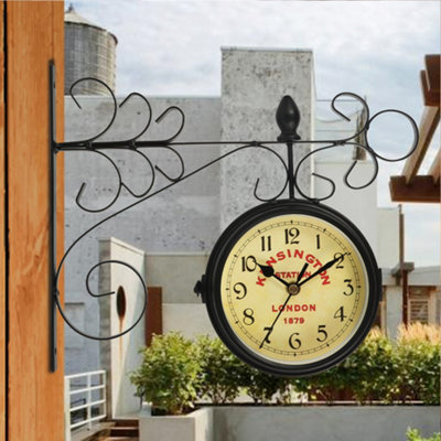 Livingandhome Black Antique Metal Double Sided Wall Clock Garden Wall ...
