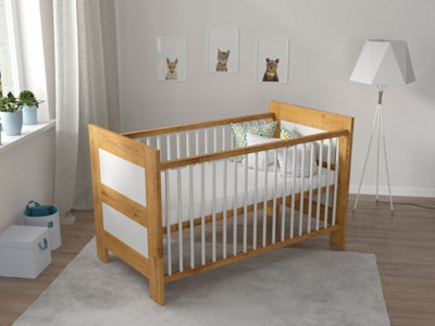 Lucy Convertible Cot Bed 140x70cm