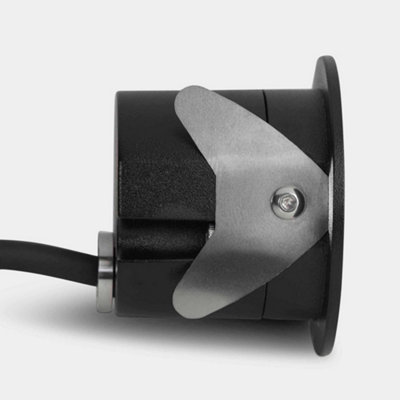 Luminosa Bat Outdoor LED Recessed Wall Light Round White IP65 2.2W 2700K