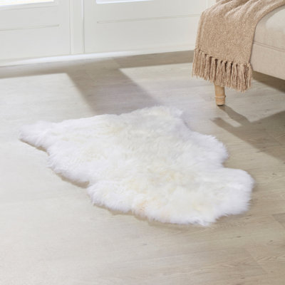 Luxurious Natural Sheepskin Rug XXL | DIY at B&Q