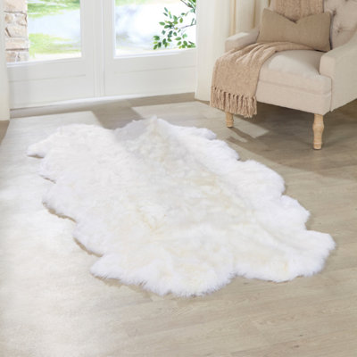 Luxurious Quad Natural White Sheepskin Rug | DIY at B&Q