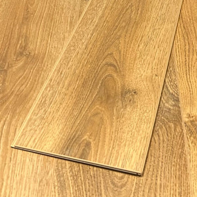 LUXURY 8MM THICK NATURAL OAK WOOD EFFECT LAMINATE FLOORING NATURAL ...