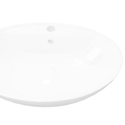 LUXURY CERAMIC BASIN OVAL WITH OVERFLOW AND FAUCET HOLE
