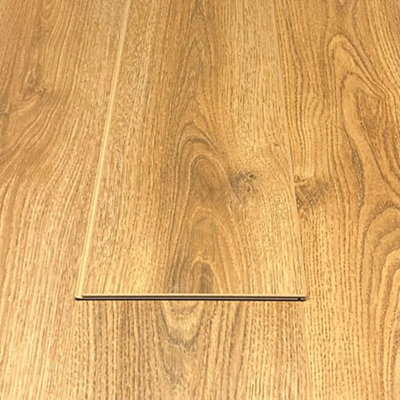 Luxury Wood Effect Laminate Flooring Natural Summer Oak 8mm Thick Click ...