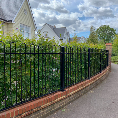 MAINTENANCE FREE 25 YEAR GUARANTEE ColourRail High-Quality Loop Top ...