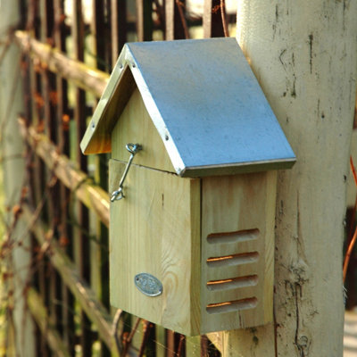 Marshalls Garden Ladybird House - Natural Timber Insect Nesting Box ...