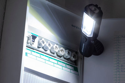 Maximus LED Work Lamp 3/1w, 240lm, 22-42m