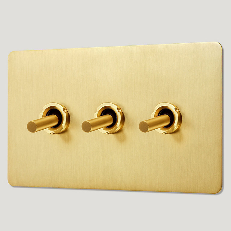 MAXWELL 3G Two Way Smooth Toggle Switch - Brass | DIY at B&Q MAXWELL 3G Two Way Smooth Toggle Switch - Brass | DIY at B&Q