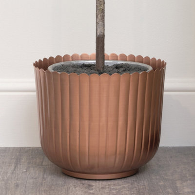 Melody Maison Copper Scalloped Metal Planter