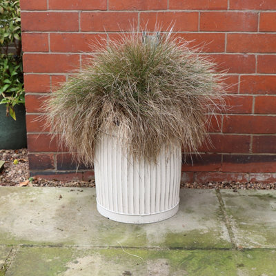 Melody Maison Medium Metal Round Distressed Ivory Planter Pot - 34cm x 30cm