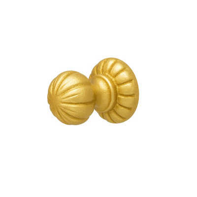 Melody Maison Shiny Gold Round Scalloped Drawer Knob With Scallop ...