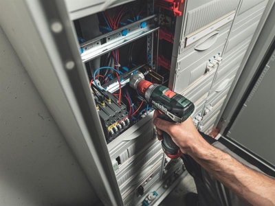 Metabo Right Angle Brushless Drill Driver x2 2ah Kit + Long Screwdriver ...