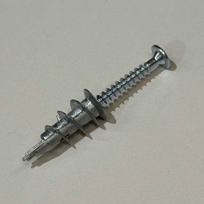 Metal Self Drive Screws and Wafer Head Cross Screw - 200 pieces in total