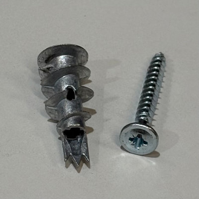 Metal Self Drive Screws and Wafer Head Cross Screw - 40 pieces in total
