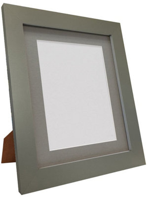Metro Gold Frame with Light Grey Mount for Image Size 4 x 3 Inch