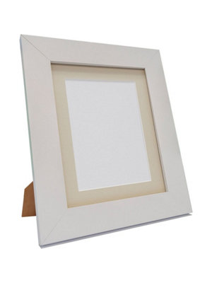Metro White Frame with Light Grey Mount for Image Size 4 x 3 Inch