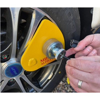 Milenco Alpha Gold Caravan Wheel Lock