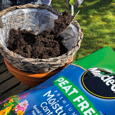 Miracle Gro Moisture Control Compost Pots & Baskets Peat Free Premium ...