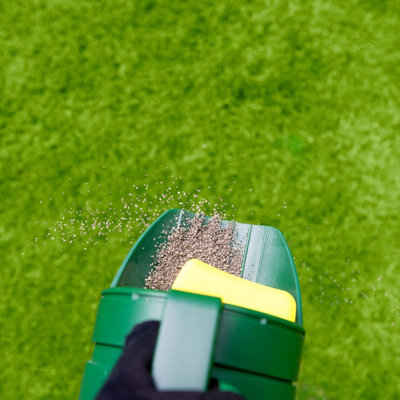Miracle-Gro Multi Use Lawn & Garden Handheld Spreader