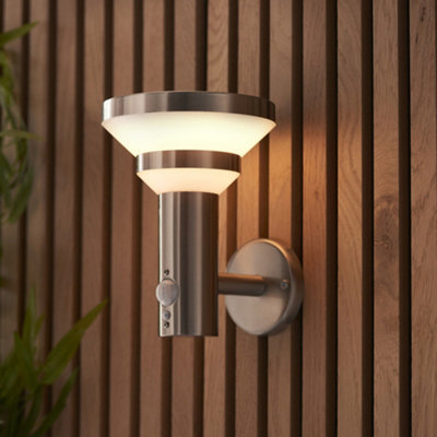 Modern Solar Powered Wall Light with PIR & Photocell Automatic Outdoor ...