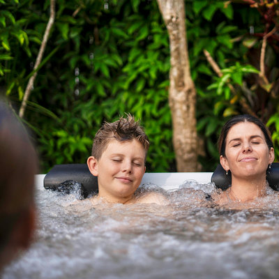 MSpa Oslo 4-6 Person Portable Hot Tub - 13A Plug & Play - Amber