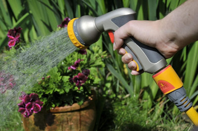 Multi-Jet Spray Gun Plus - 8-Pattern Garden Spray Gun with Lockable ...