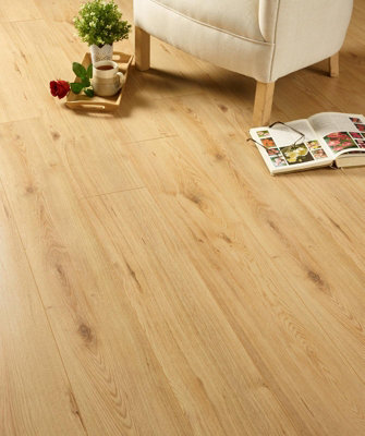Natural Oak effect Click laminate flooring 7mm (2.38m2 per box) FREE ...