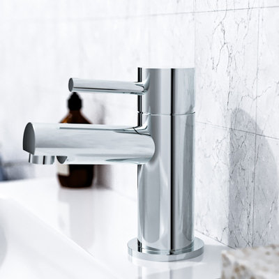 Nes Home Blossom Modern Single Lever Bathroom Basin Tap And Bath Filler ...
