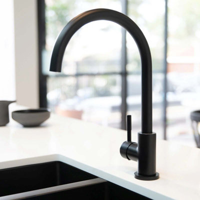 Nes Home Kitchen Single Lever Mixer Tap with Diffuser 360 Swivel Matte ...