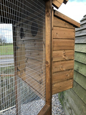 Nest box for Outdoor Aviary, Bird Shelter housing, night roosting box ...