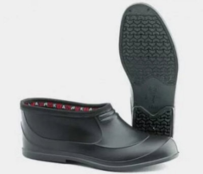 Nokian Rain Dear 2 BLACK perfect for gardening.