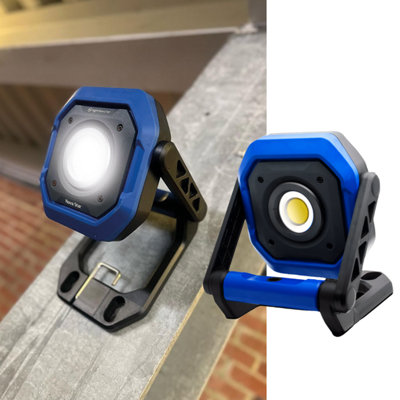 Nova Star. Free-Standing, Rechargeable 2000 Lumen LED Work Light