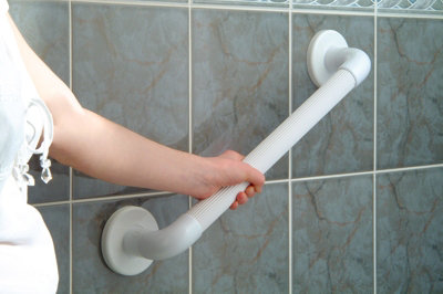 NRS-UK Plastic Fluted Grab Rail - White - 450mm (18")